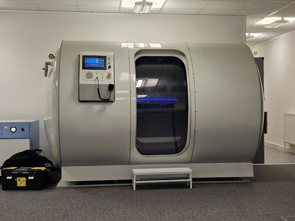 GIZA - 4-persons hyperbaric chamber for wellness HBOT (2.0 ATA)